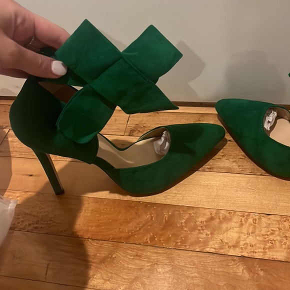 MMJULY | Shoes | Green Felt Bow Heels | Poshmark